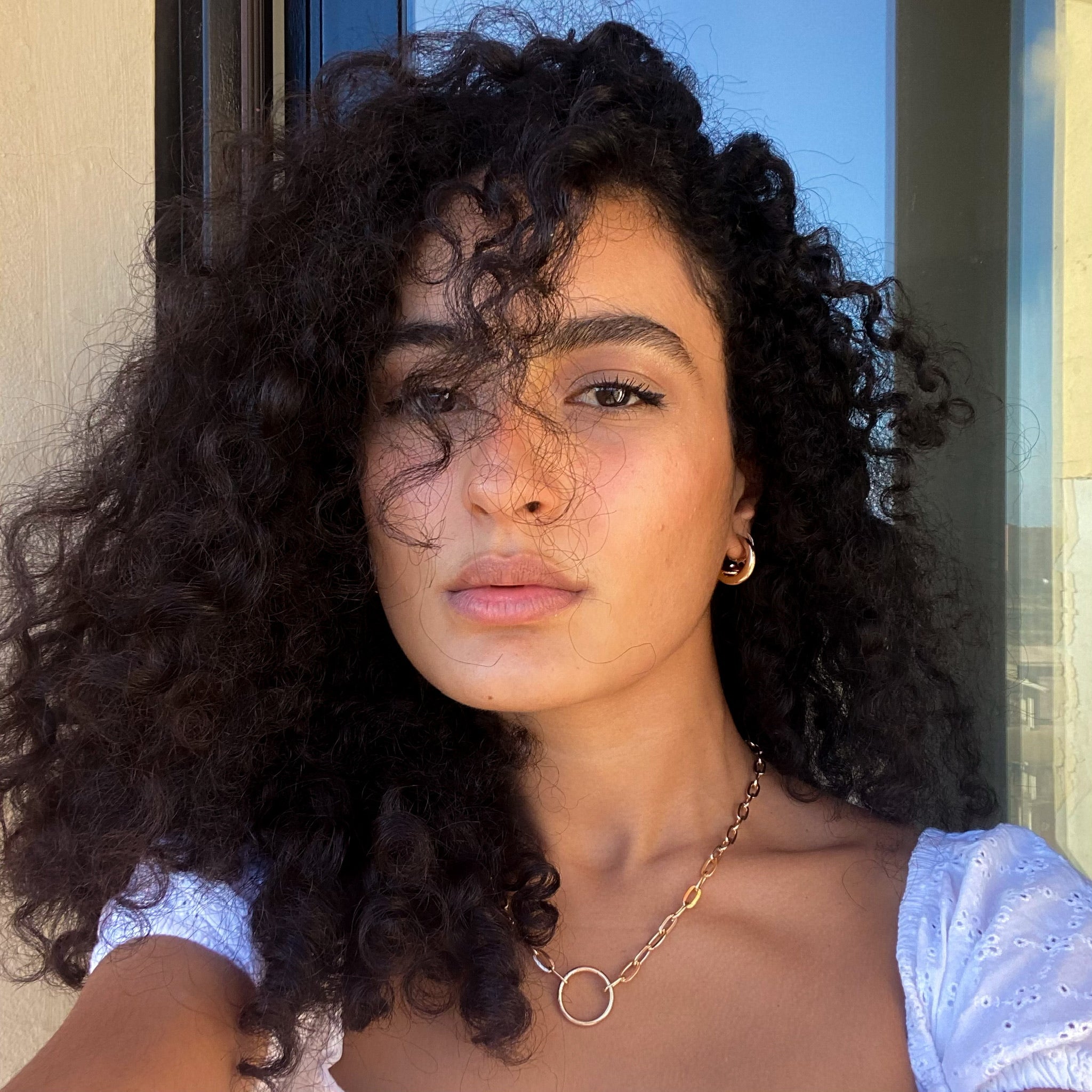 Gorgeous curls for Valentine's Day – Shaeri